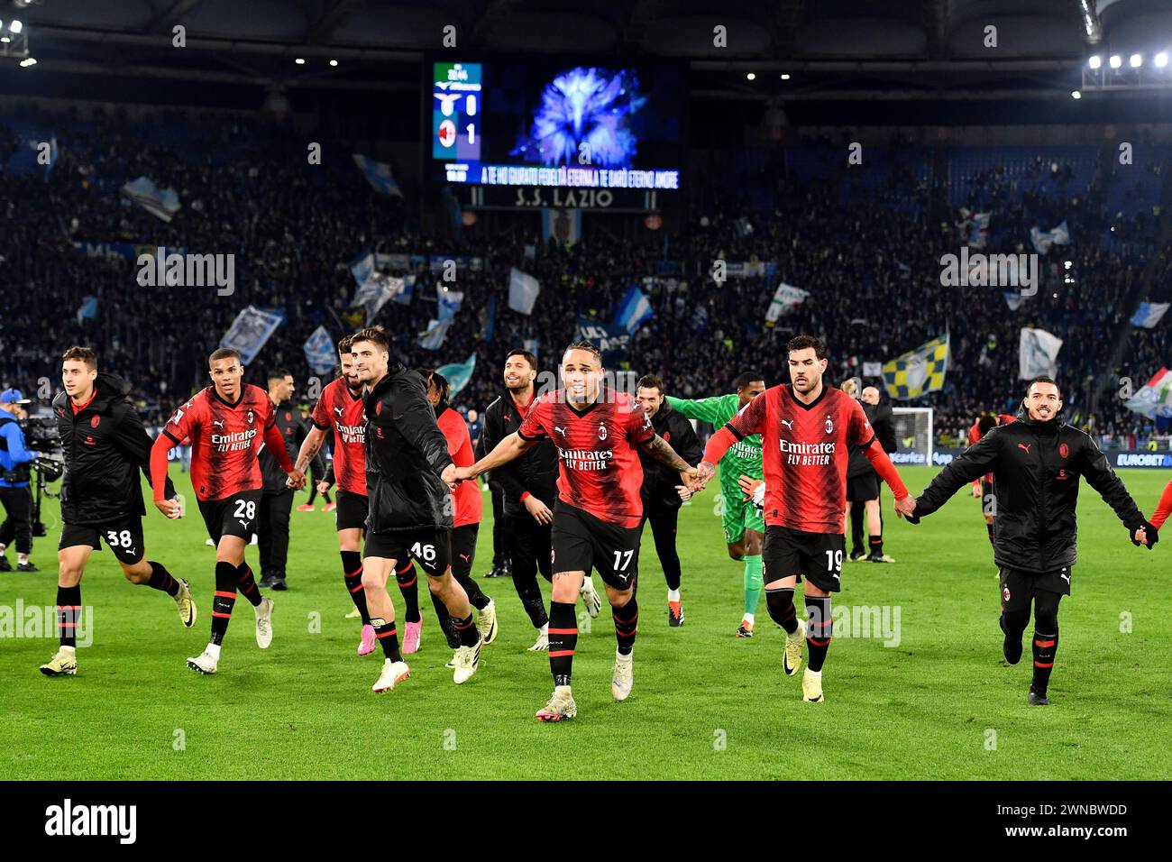 Rom, Italien. März 2024. Mailand-Spieler feiern am Ende des ...