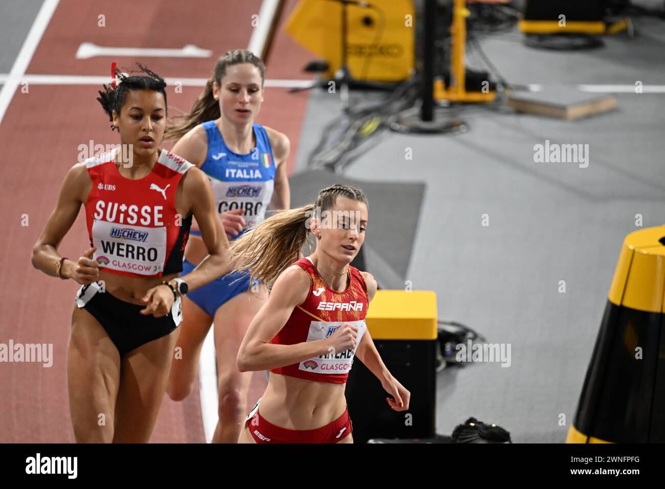 Lorea Ibarzabal aus Spanien tritt mit Audrey Werro (Schweiz) und Eloisa ...