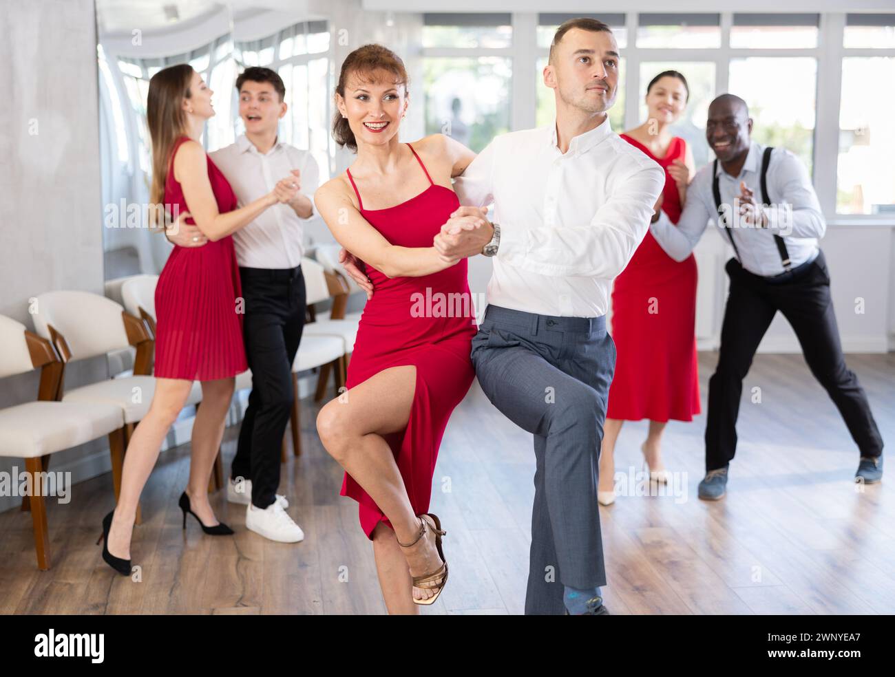 Energisch während dieser feste -Fotos und -Bildmaterial in hoher ...