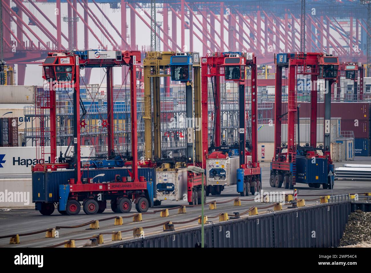 Containerterminal im Seehafen Bremerhaven, Eurogate Container Terminal ...