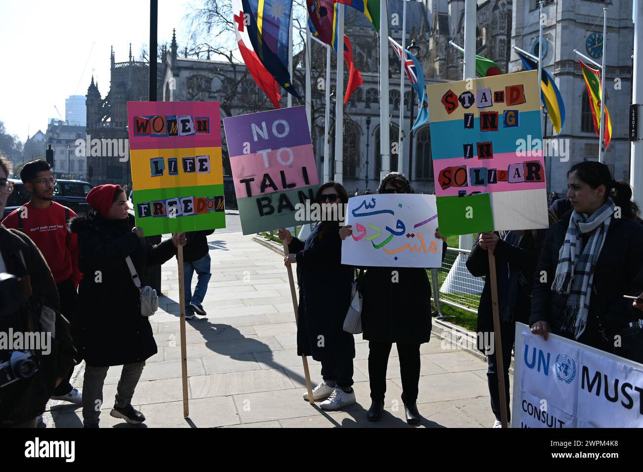 Parliament Square LONDON ENGLAND 8 M RZ 2024 Am Internationalen Parliament Square LONDON ENGLAND 8 M RZ 2024 Am Internationalen