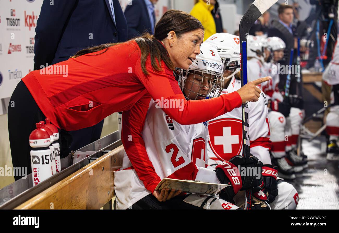 Melanie Häfliger, Assistenztrainerin Schweizer Frauen Eishockey ...