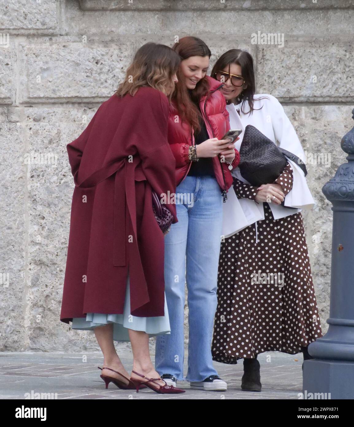 Klatschfotos 2024 -Fotos und -Bildmaterial in hoher Auflösung – Alamy