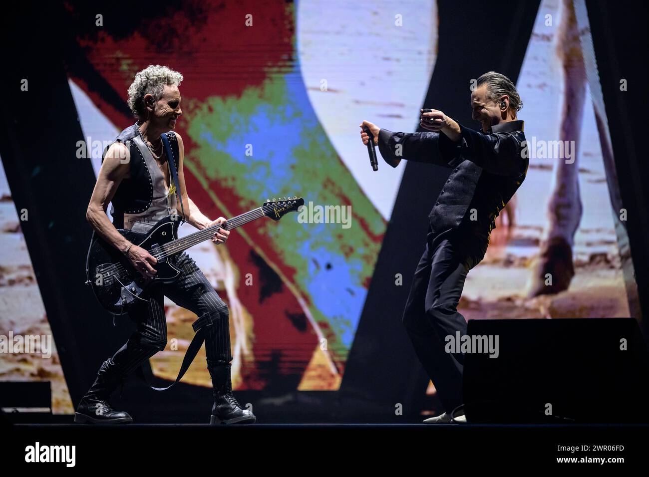 Depeche Mode - Memento Mori World Tour 2024 - live in der Olympiahalle ...