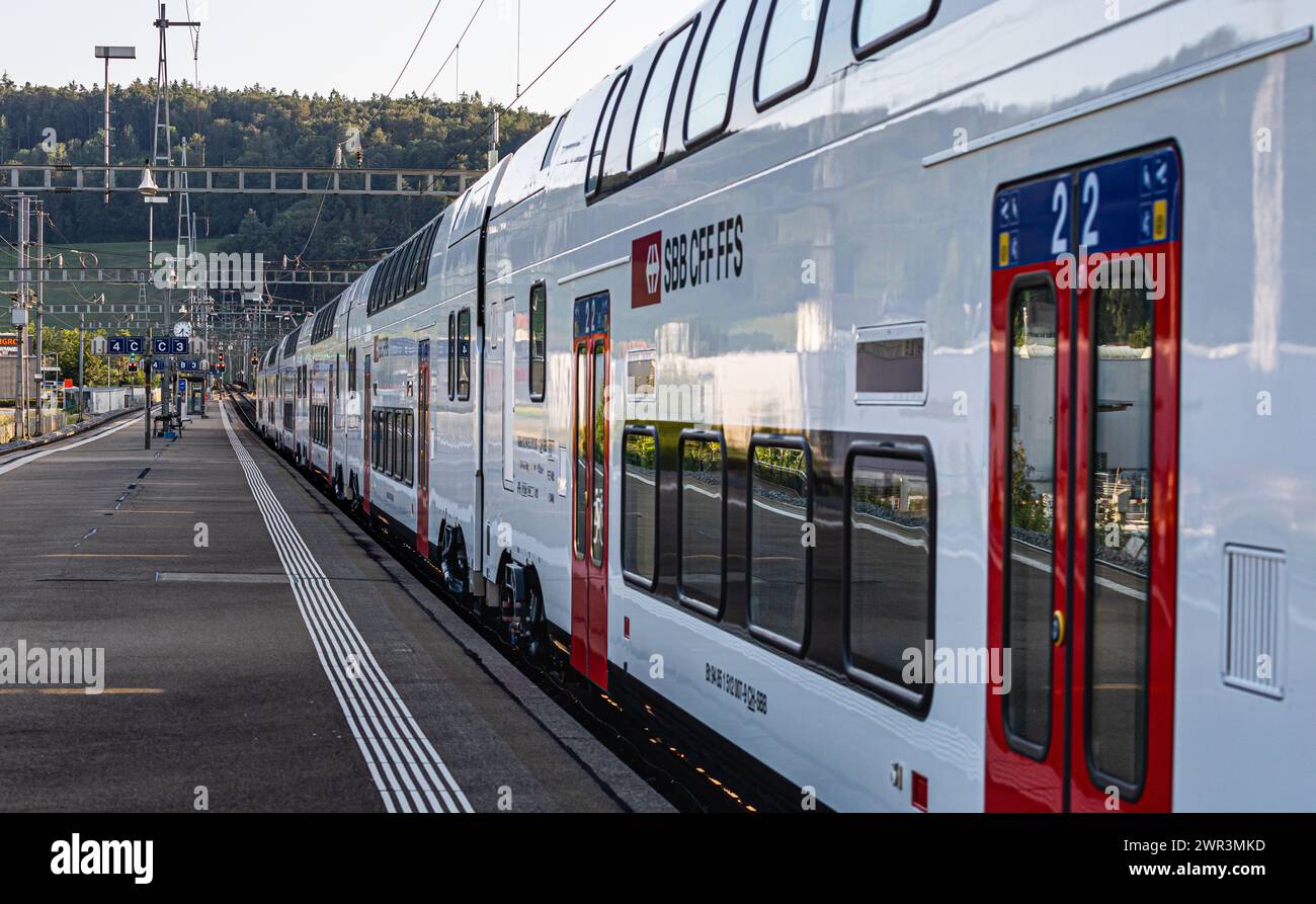 Ein neuer IR-Dosto fährt von Zürich nach Schaffhausen. Auf der ...