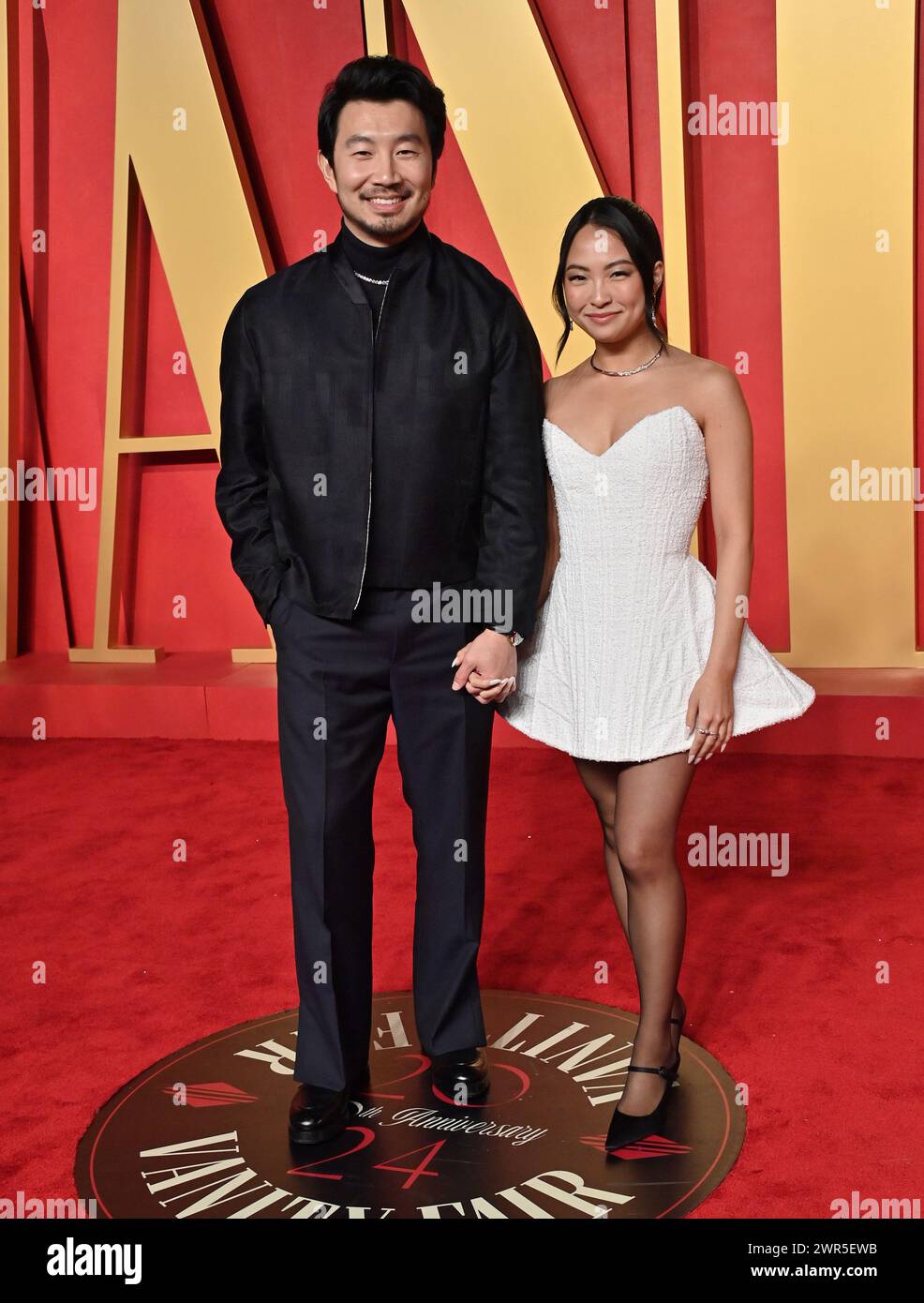 Beverly Hills, USA. März 2024. Simu Liu und Allison Hsu kamen zur ...