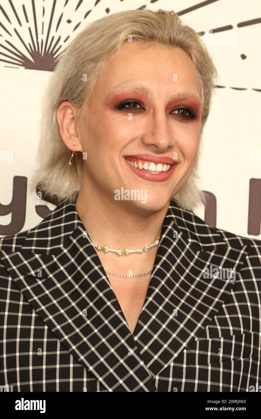 LOS ANGELES - 6. JAN: Mason Alexander Park bei der Art of Elysium ...