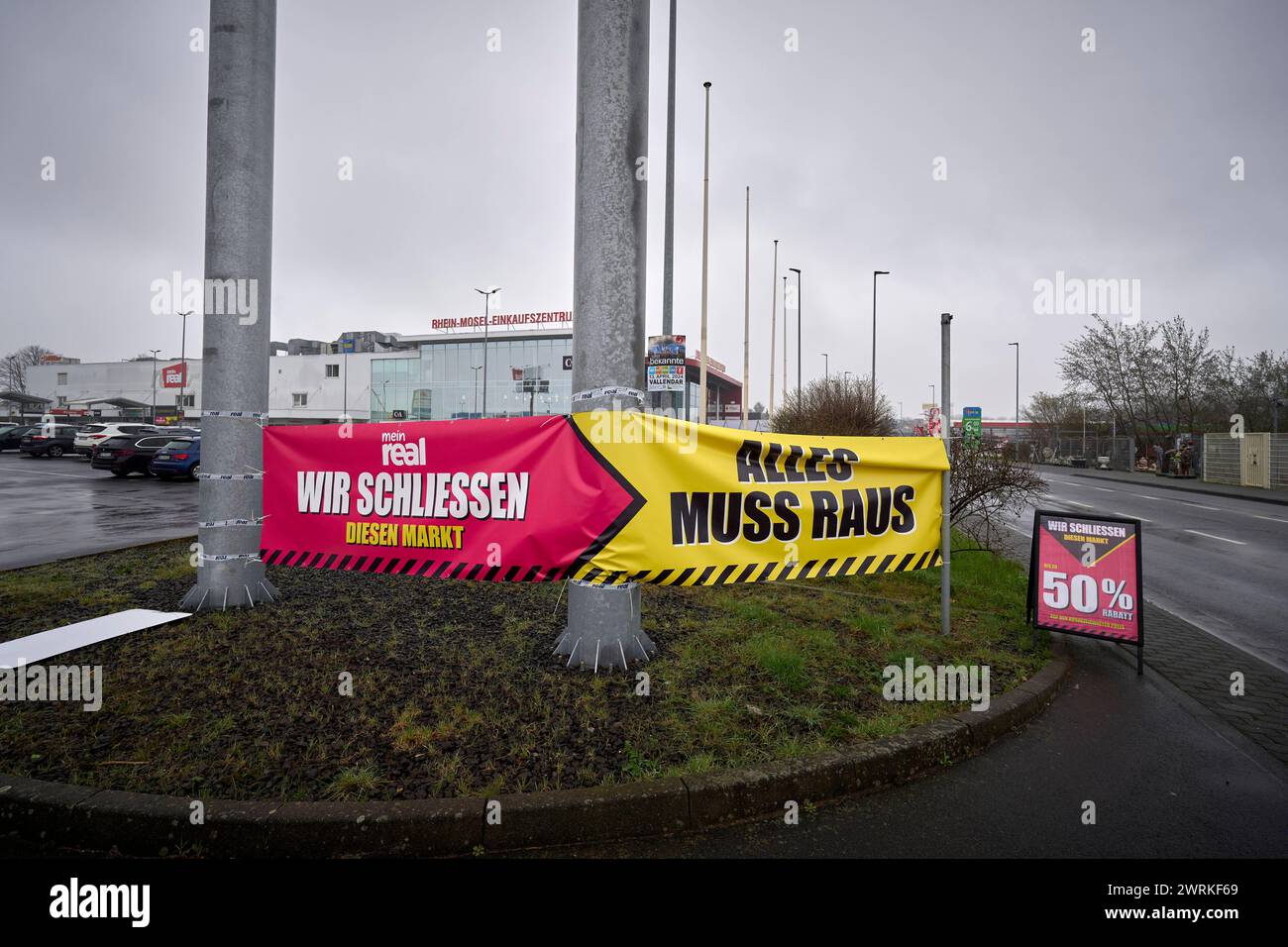 Mein Real nach Insolvenzantrag 12.03.2023, Rheinland-Pfalz, Mülheim ...