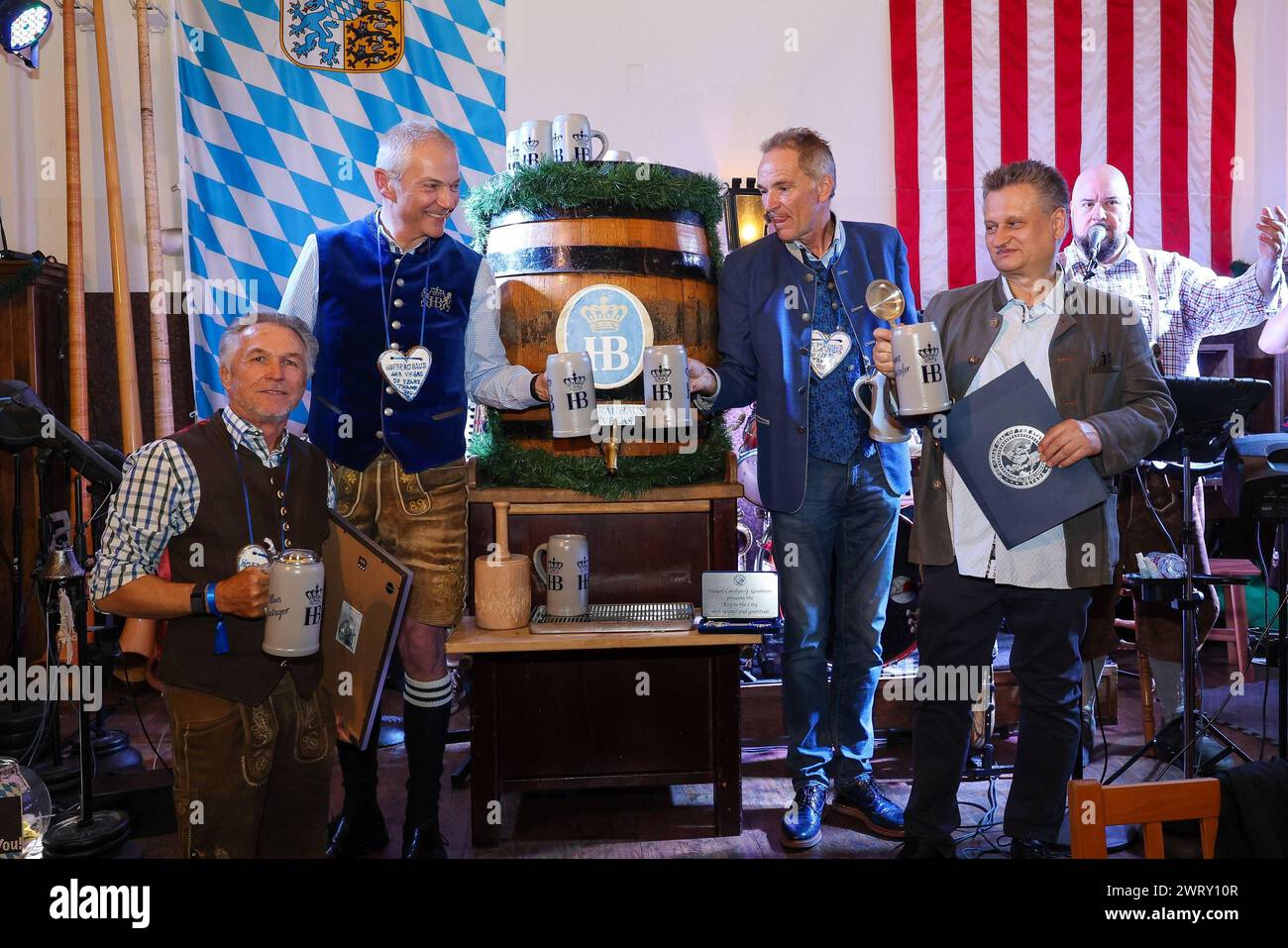 l-r: Klaus Gastager - Vizepräsident - Hofbräuhaus Las Vegas ...