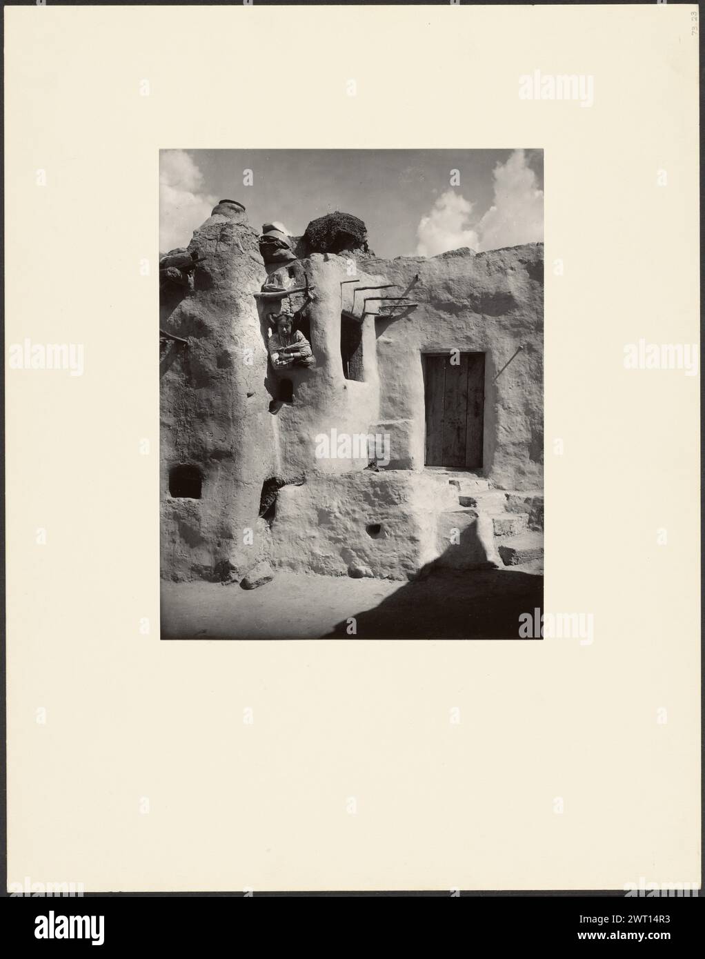 JULIA - Eine Ecke in Sichimovi. Adam Clark „A. C.“ Vroman, Fotograf ...