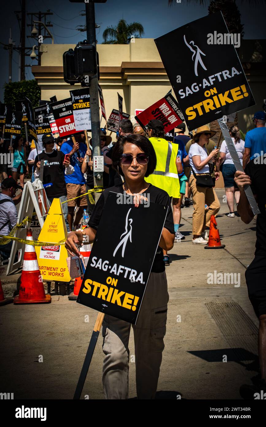 Die ehemalige Paramount Pictures-Publizistin Mari Sakamoto hält am 14 ...