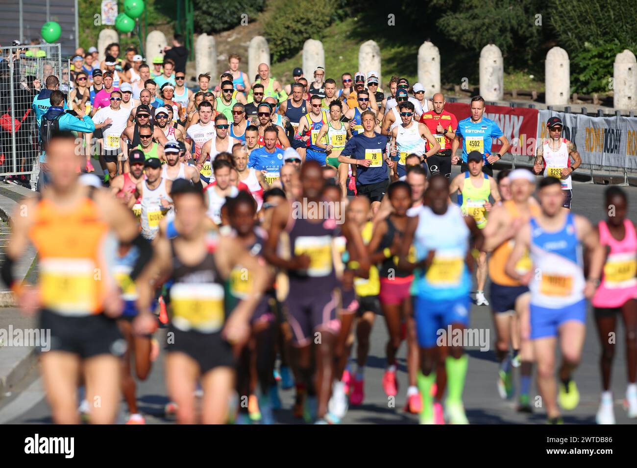 Rom, Italien. März 2024. Die Teilnehmer laufen am Run Rome the Marathon ...