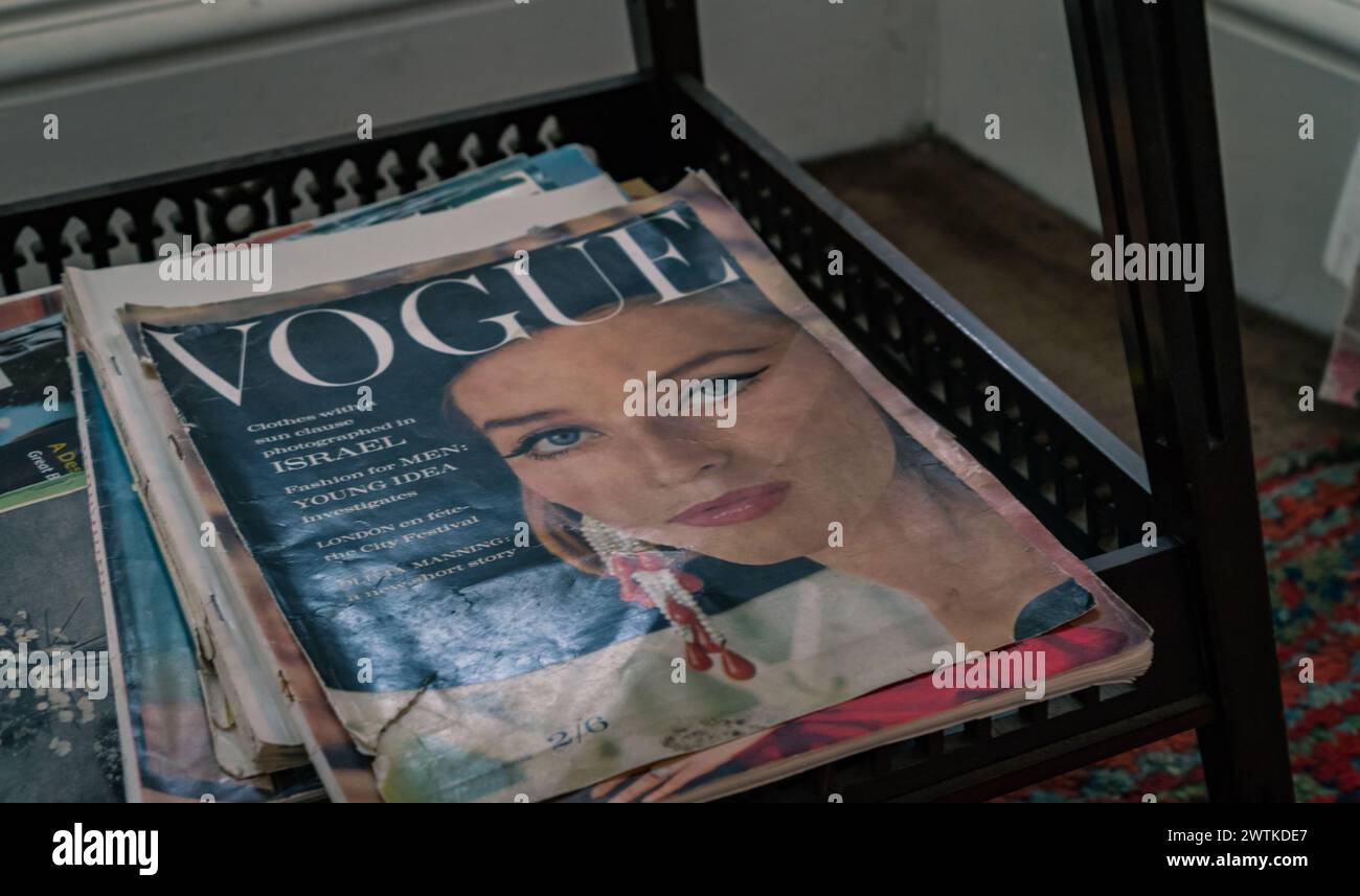 Vintage modemagazine -Fotos und -Bildmaterial in hoher Auflösung – Alamy