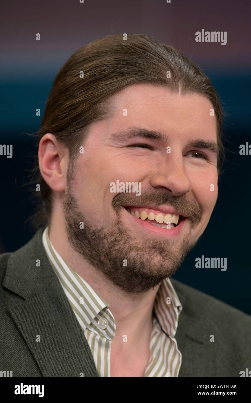 Alexander Prinz - YouTuber - der Dunkle Parabelritter - und Autor ...