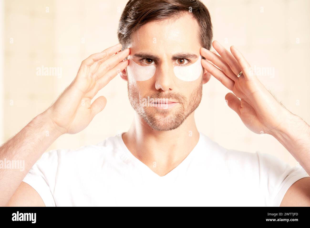 Eyes patches -Fotos und -Bildmaterial in hoher Auflösung – Alamy