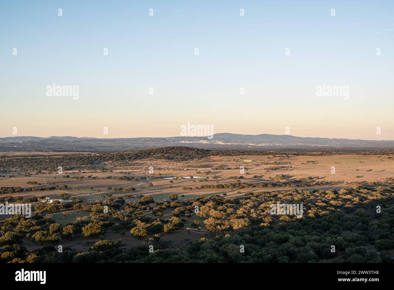 Blick vom Alter Pedroso über die Ebenen von Portugal Alentejo und die ...