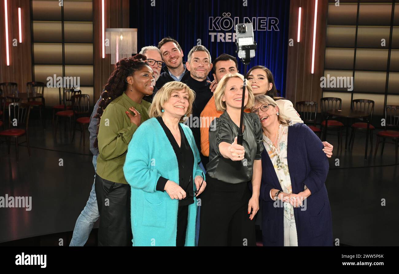 Schauspielerin Dela Dabulamanzi, Sängerin Mary Roos, Moderatorin Susan ...