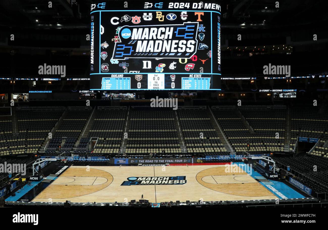 Pittsburgh, PA, USA. März 2024. Die PPG Paints Arena vor den Oakland ...