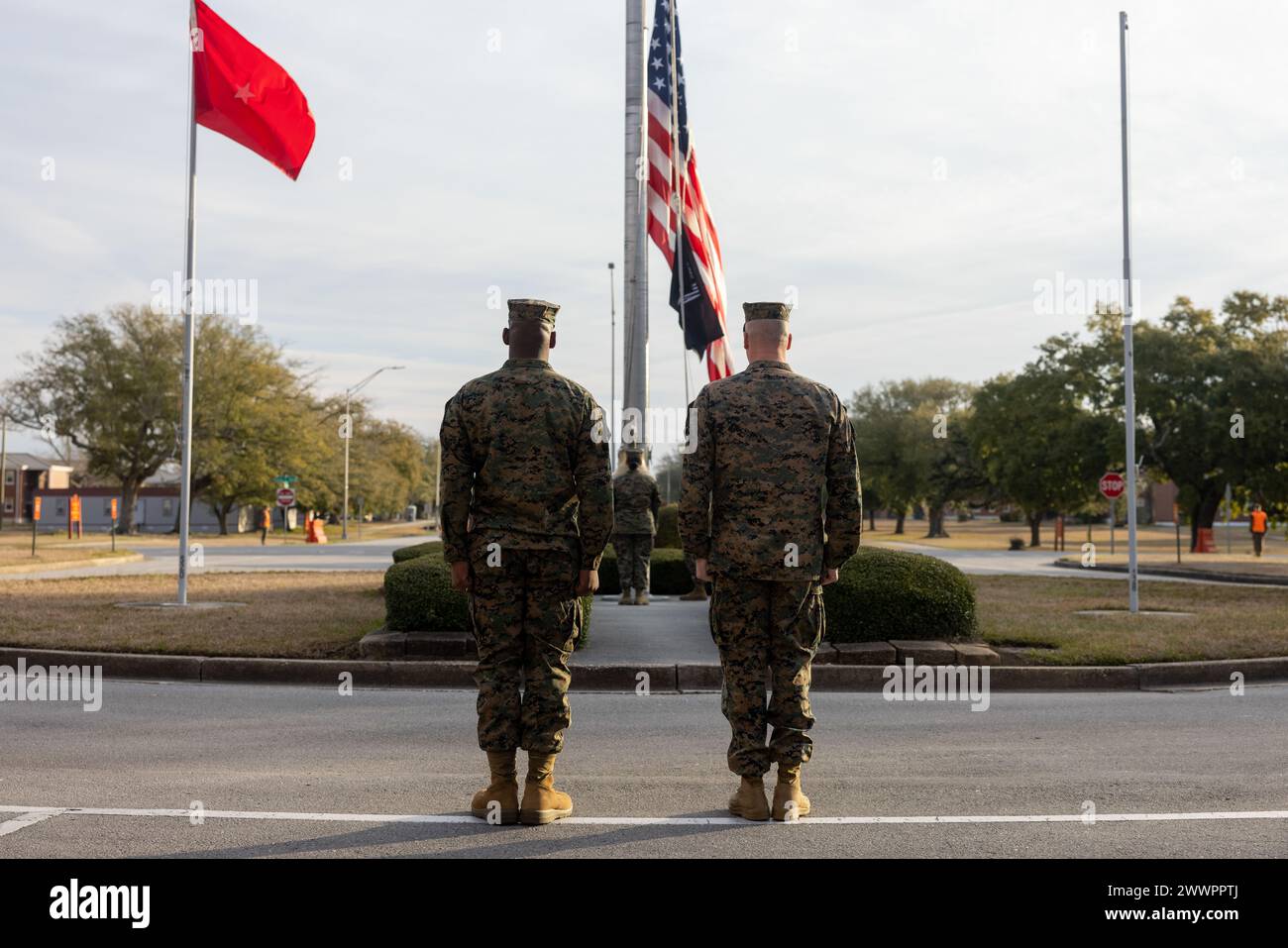 US Marine Corps Brig. General Michael E. McWilliams, rechts ...