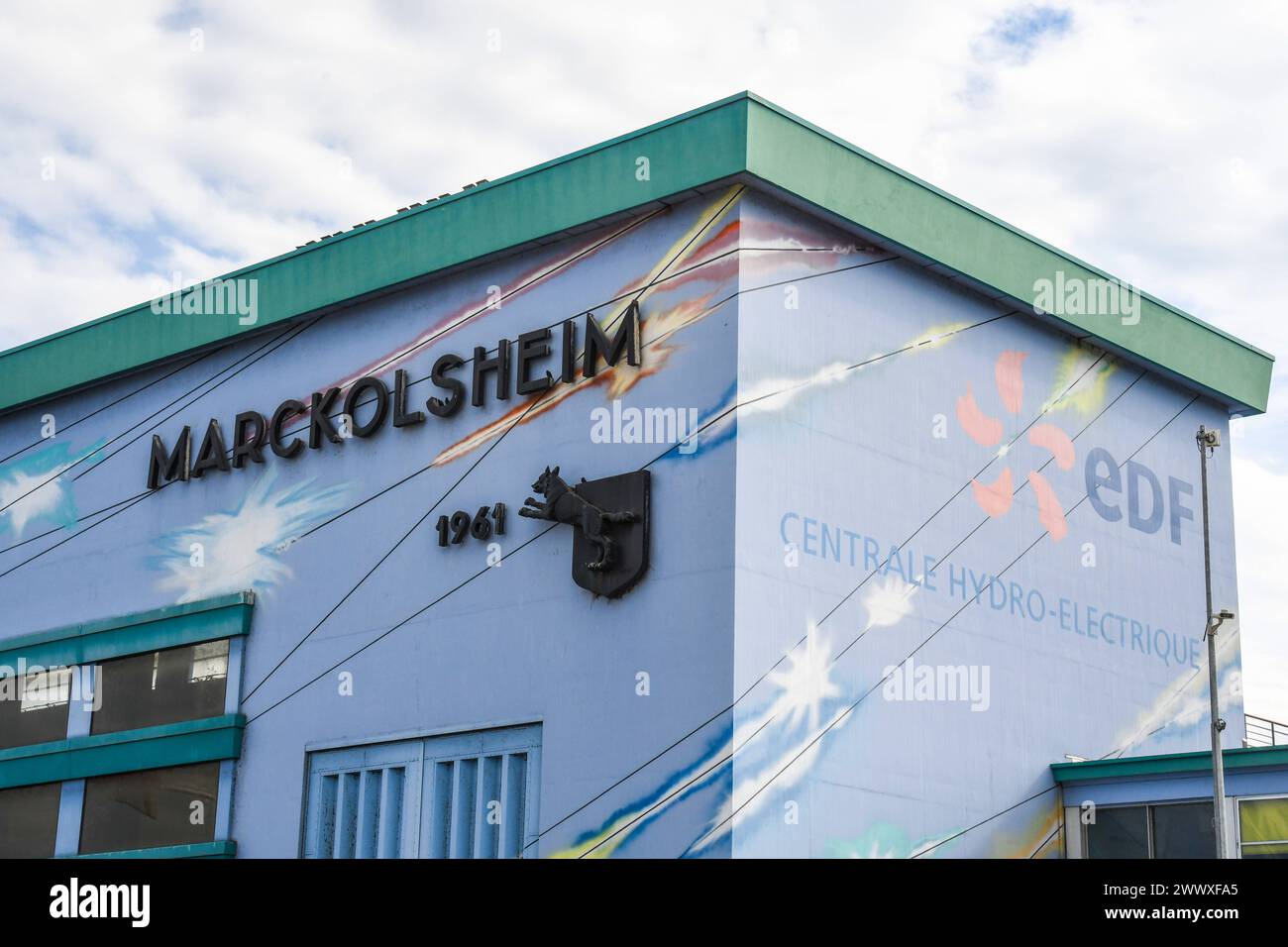 Turbinenhalle des franzoesischen Stromriesen EDF am Wasserkraftwerk der ...