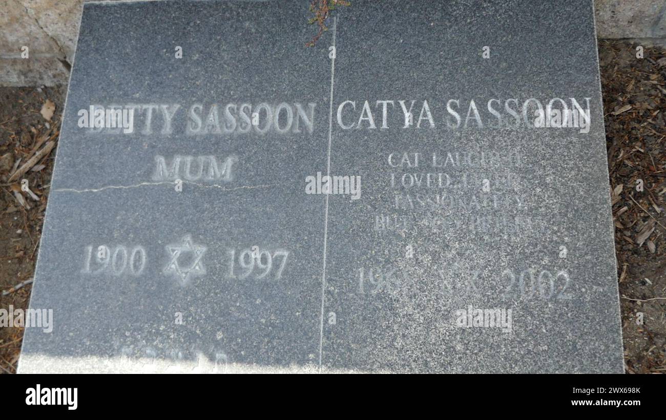 Mission Hills, Kalifornien, USA 26. März 2024 Schauspielerin/Model Catya Sassoon Grave auf dem ...