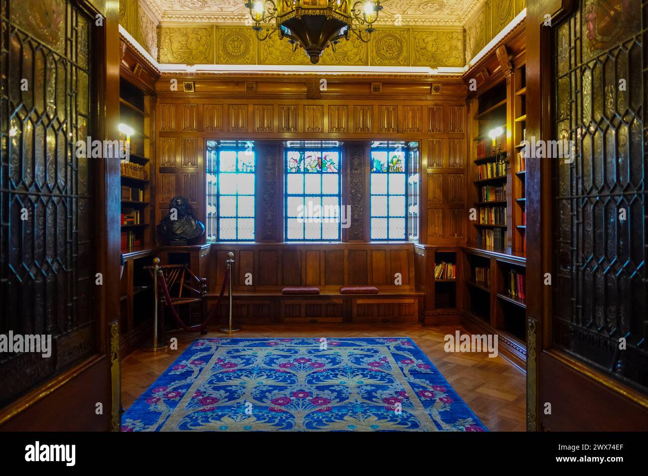 Der Shakespeare Room in der State Library, ein Raum im Tudor-Stil zum ...