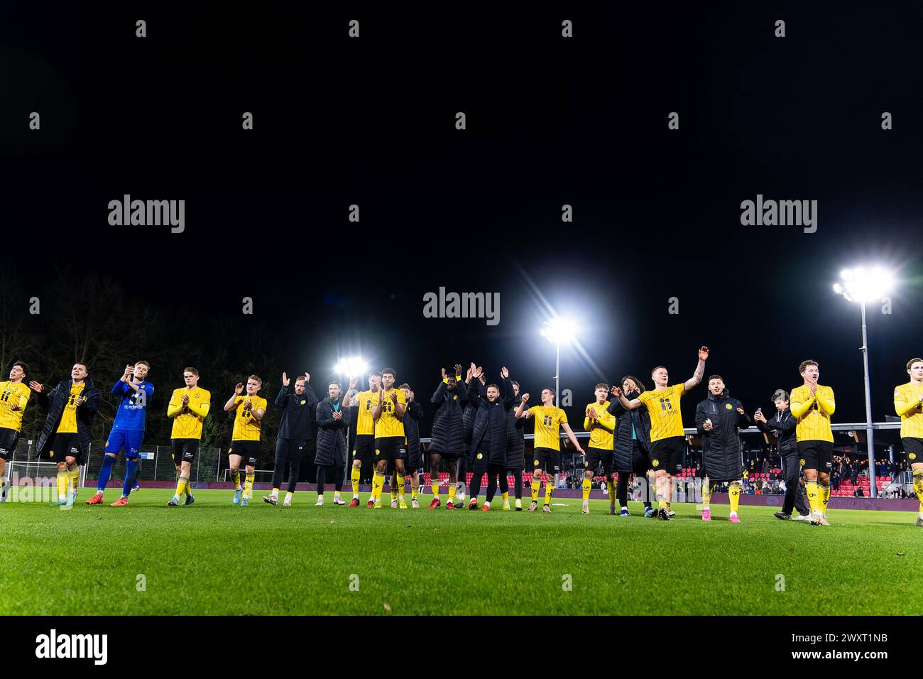 EINDHOVEN, NIEDERLANDE - 1. APRIL: Calvin Raatsie von Roda JC, Joey ...