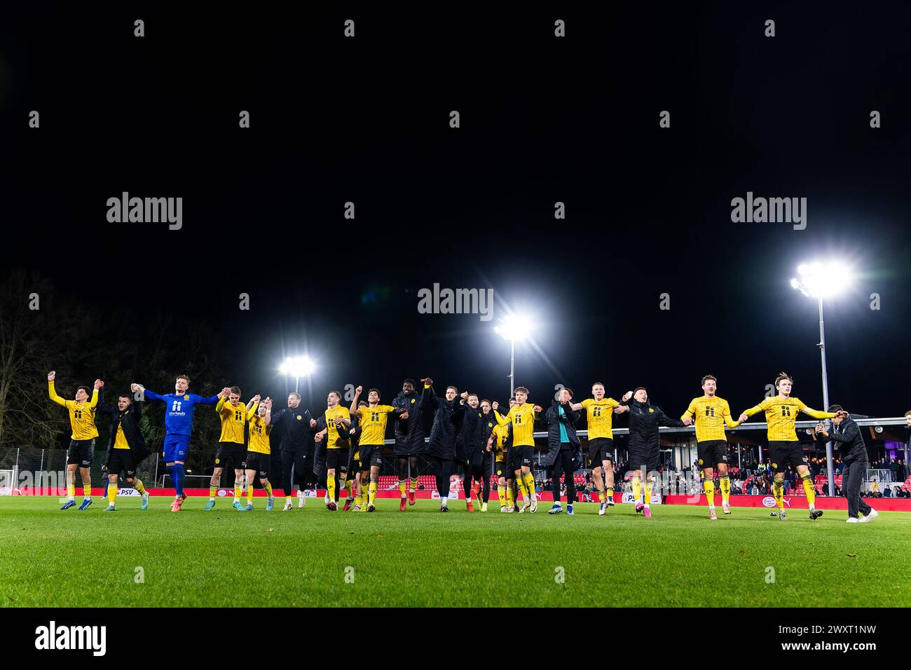 EINDHOVEN, NIEDERLANDE - 1. APRIL: Calvin Raatsie von Roda JC, Joey ...
