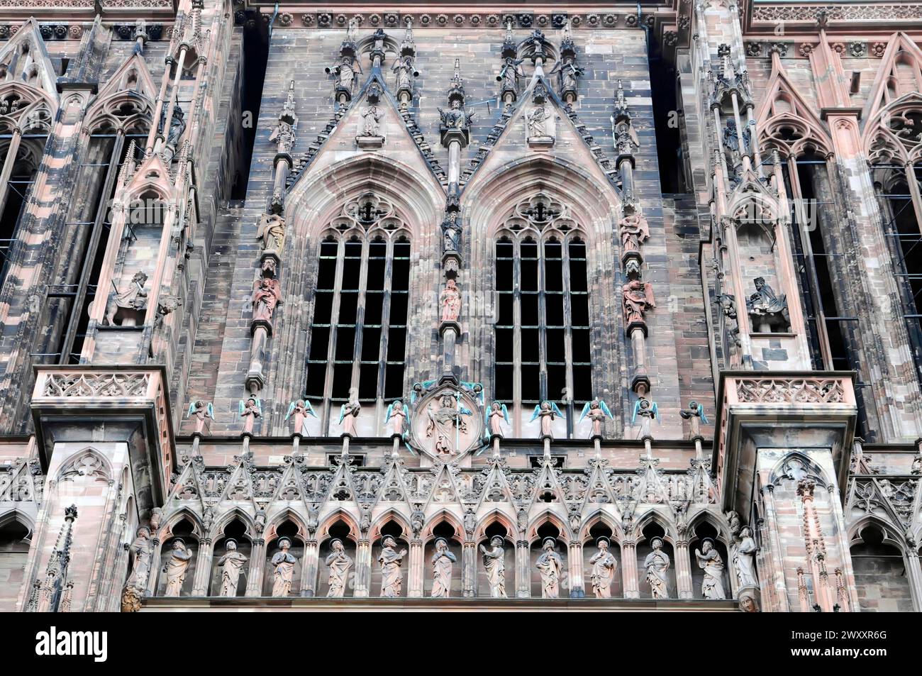 Straßburg notre dame kathedrale -Fotos und -Bildmaterial in hoher ...