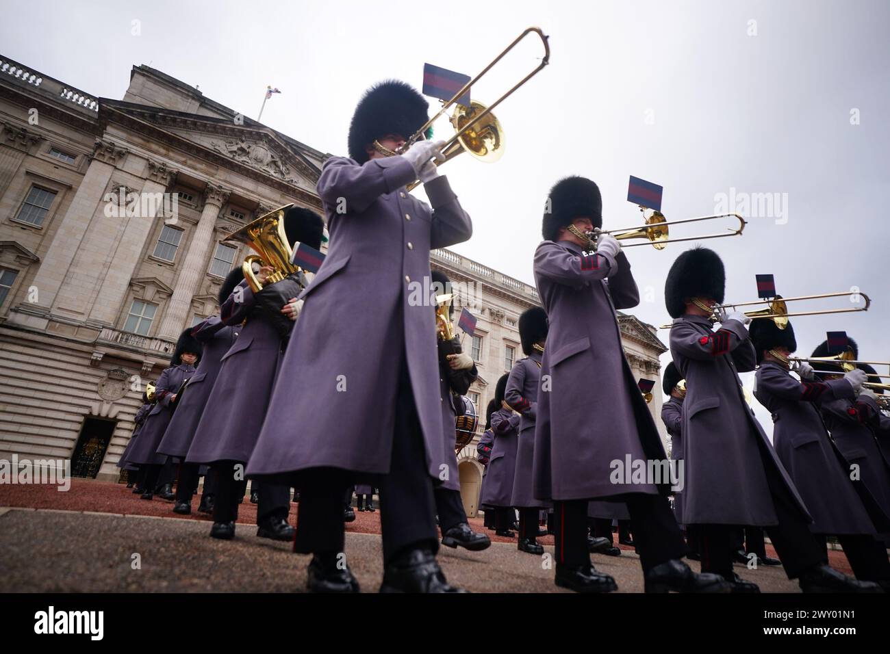 Die Band of the Walisish Guards tritt während der Zeremonie des ...