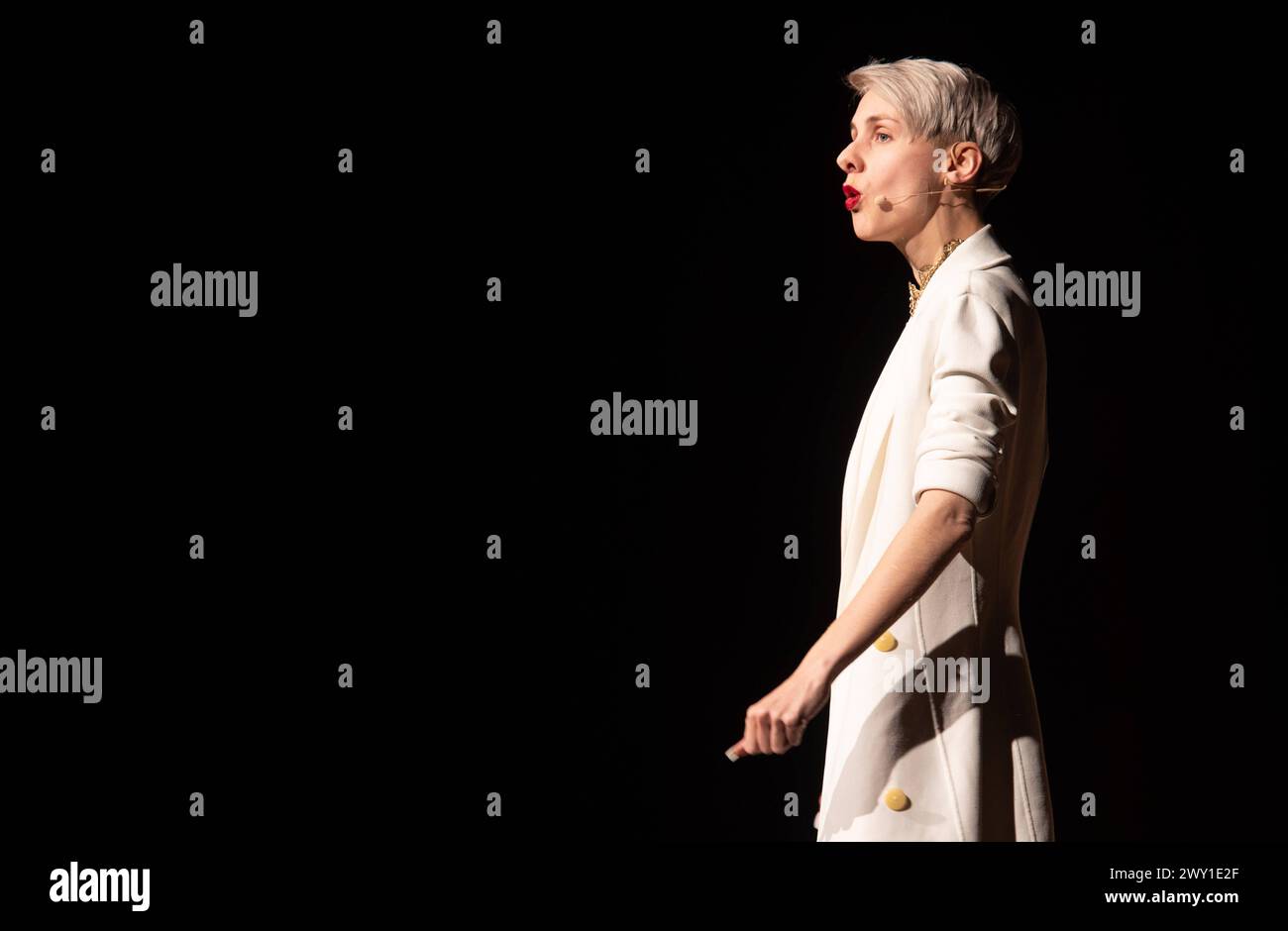 Kaiserin Stasi die erste 23.03.2024 Lampertheim Kaiserin Stasi die erste Lisa Eckhart ...