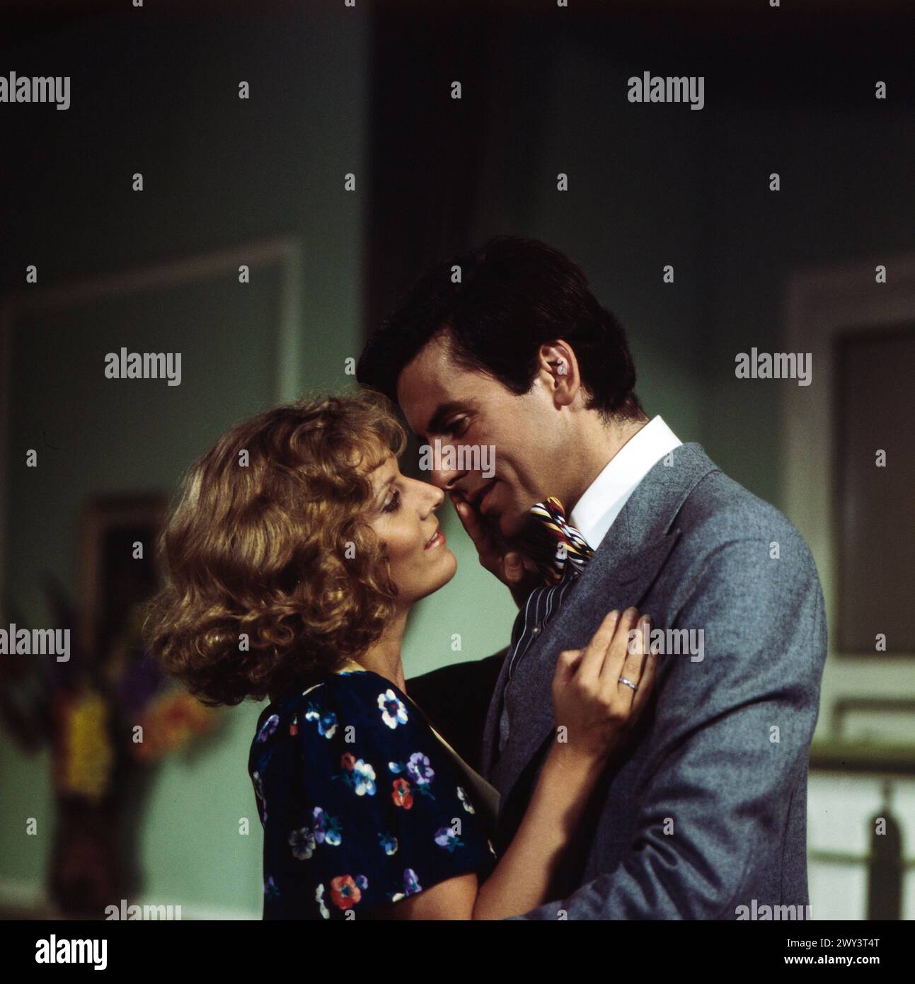 Heidi bruhl und bela erny -Fotos und -Bildmaterial in hoher Auflösung ...