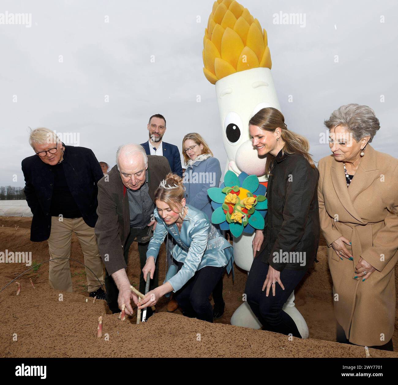 Bügermeister Bernhard Knuth, Ernst August Winkelmann, Dr. Steven Koch ...