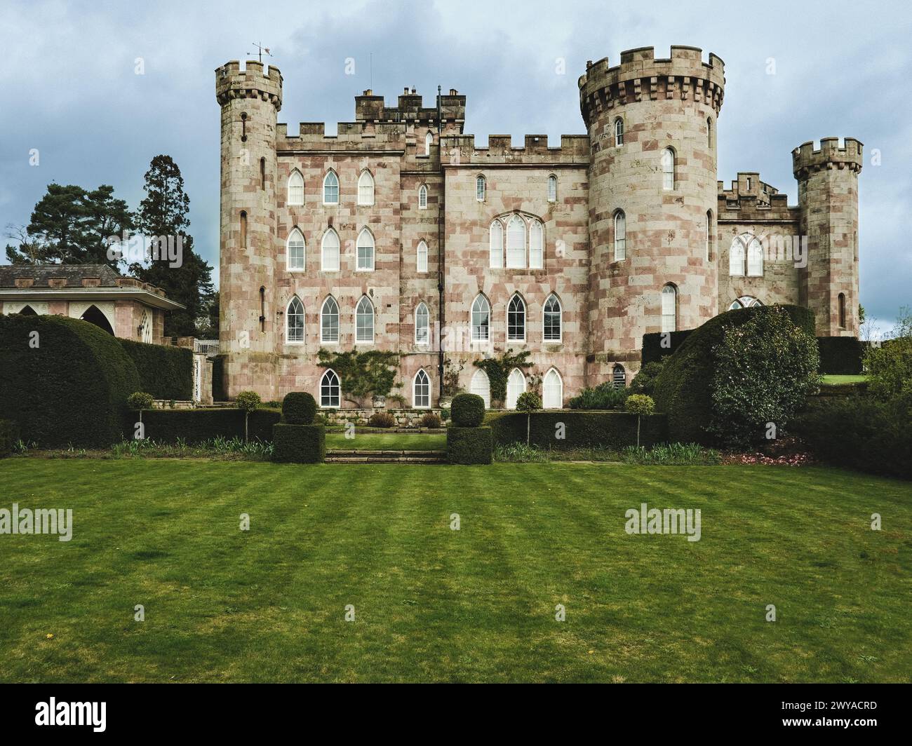 Cholmondeley castle -Fotos und -Bildmaterial in hoher Auflösung – Alamy