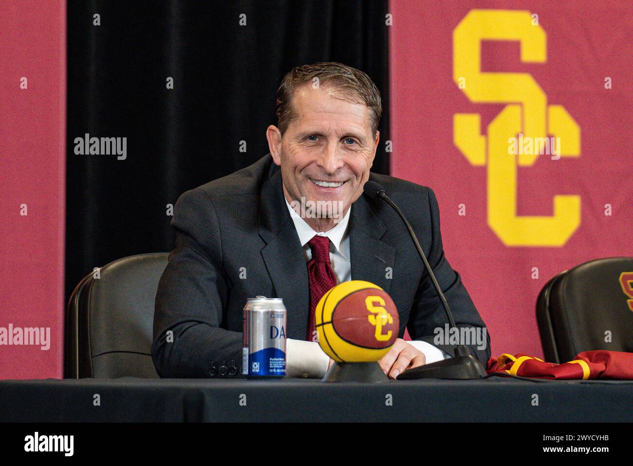 Eric Musselman wird während einer Pressekonferenz am Freitag, den 5 ...