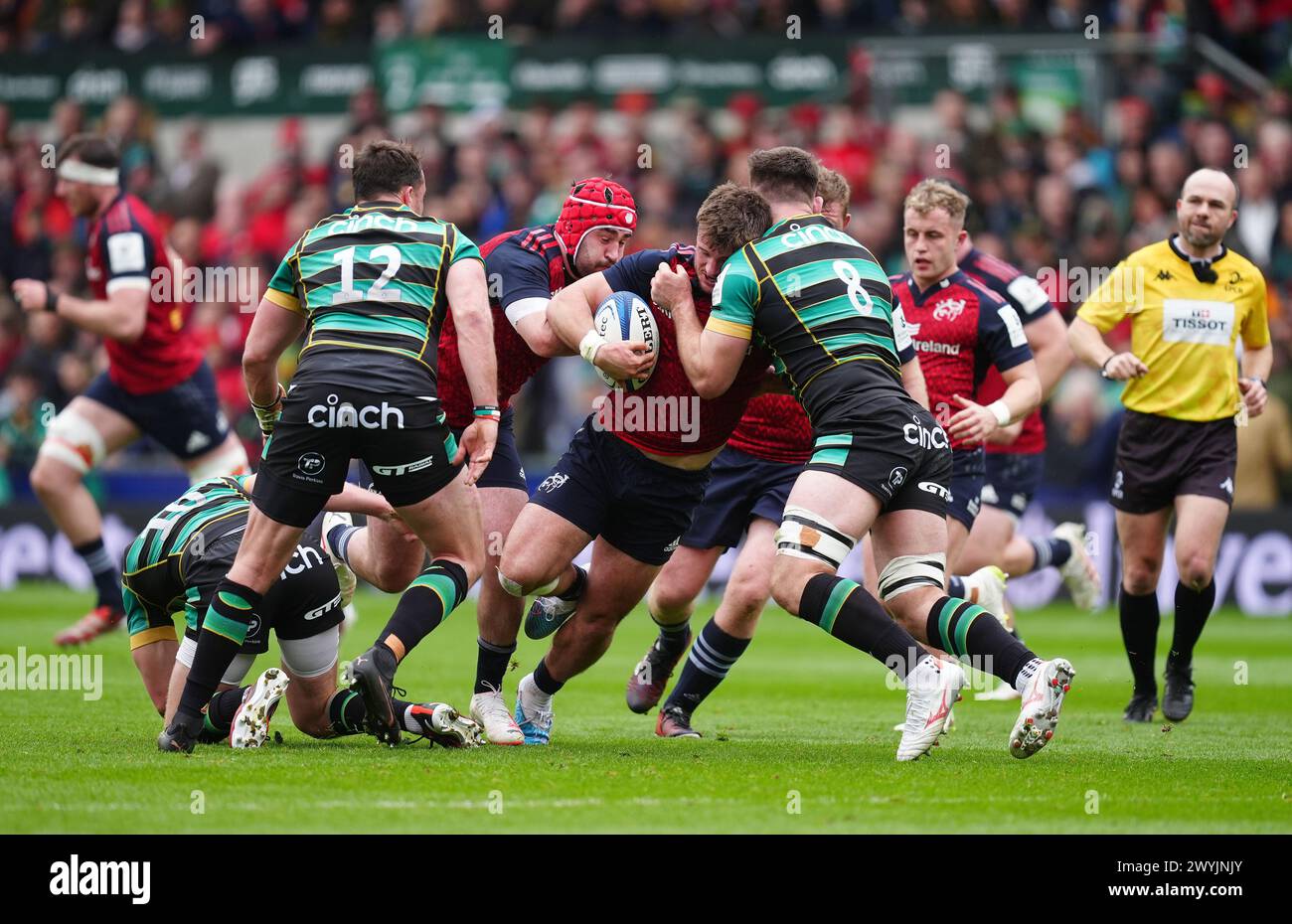 Alex Nankivell von Munster wird im Cinch Stadium in Franklin's Gardens ...