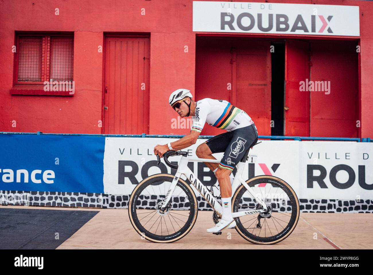 Roubaix, Frankreich. April 2024. Bild von Zac Williams/SWpix.com - 07 ...