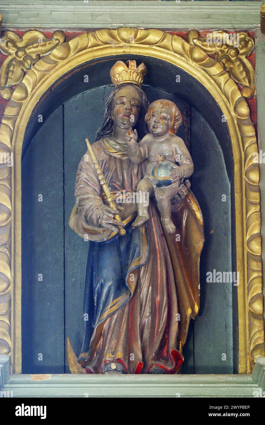 Altar statue virgin mary child -Fotos und -Bildmaterial in hoher Auflösung – Alamy