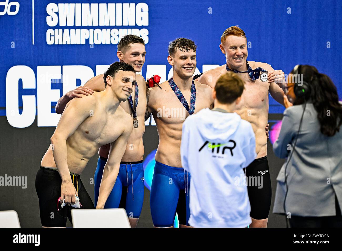 Rückwärts drehen -Fotos und -Bildmaterial in hoher Auflösung – Alamy