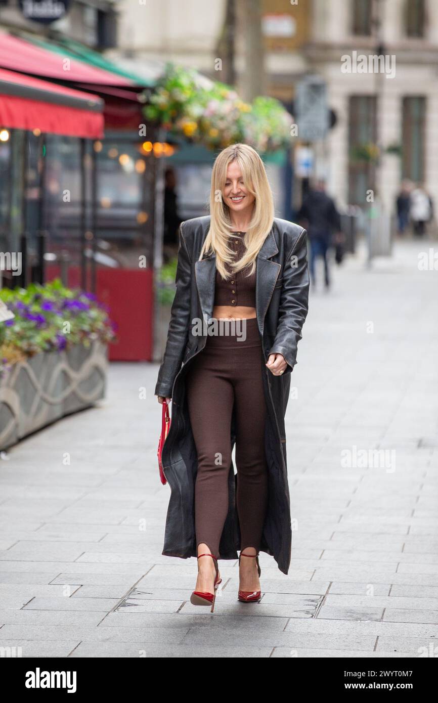 London, uk 8. April 2024 Perrie Edwards Sehen ging zu Capital Radio, um ...