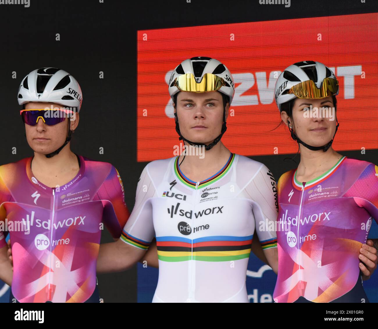 Lotte Kopecky begleitete ihre Teamkollegen vor dem Start der Ausgabe ...