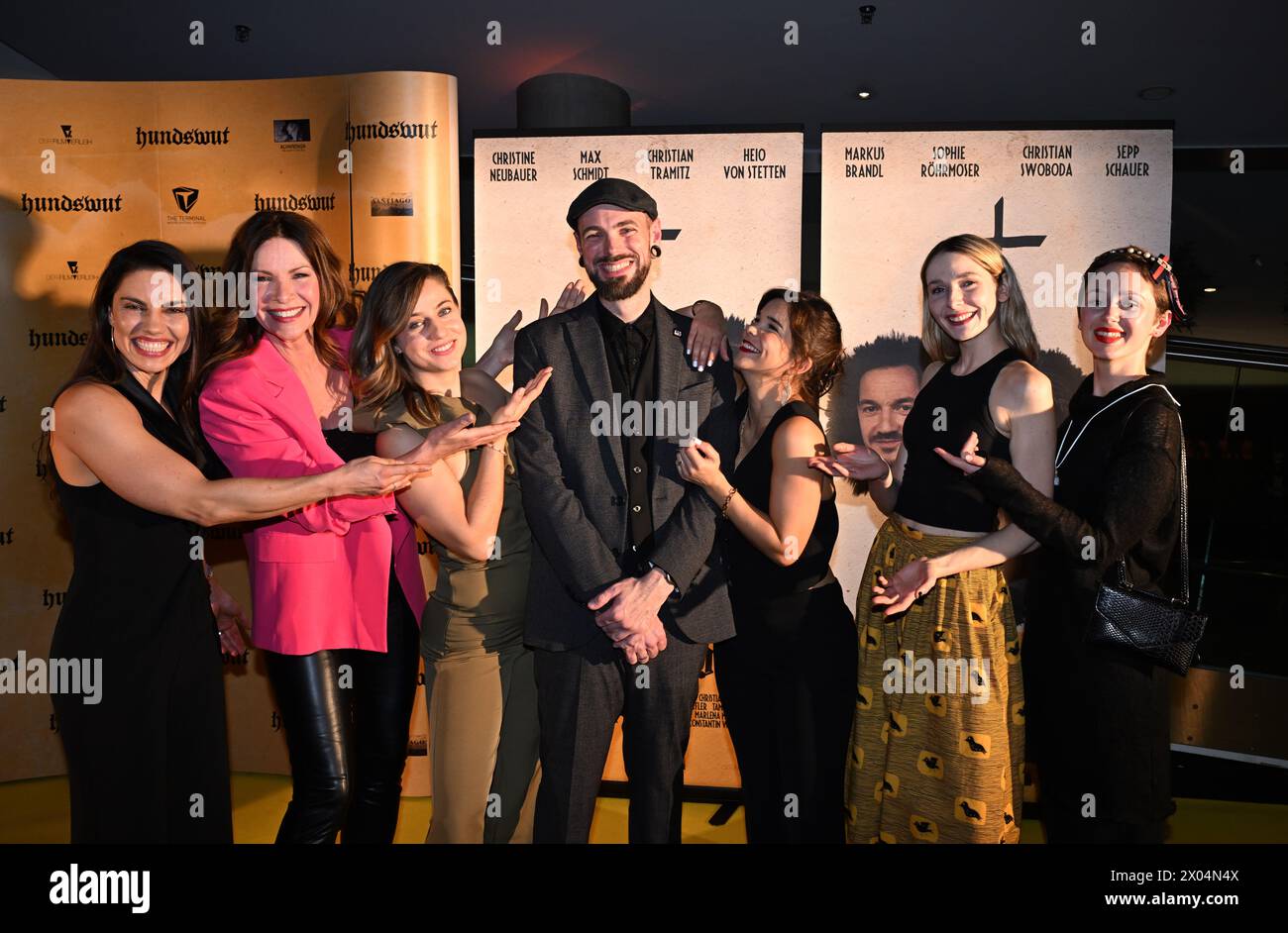 München, Deutschland. April 2024. Schauspielerin Claudia Riedel (l-r ...