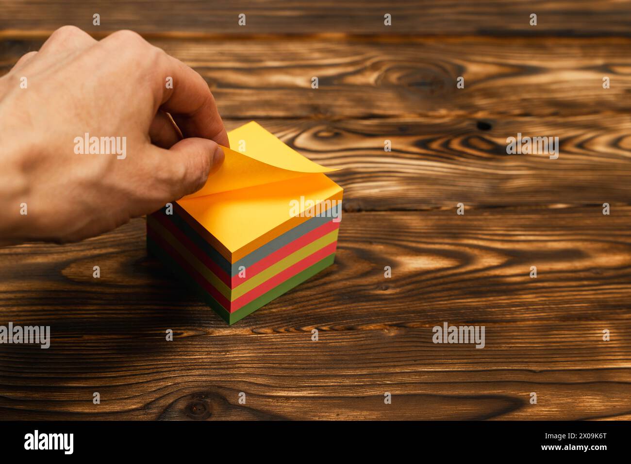 Selbstklebende aufkleber -Fotos und -Bildmaterial in hoher Auflösung ...