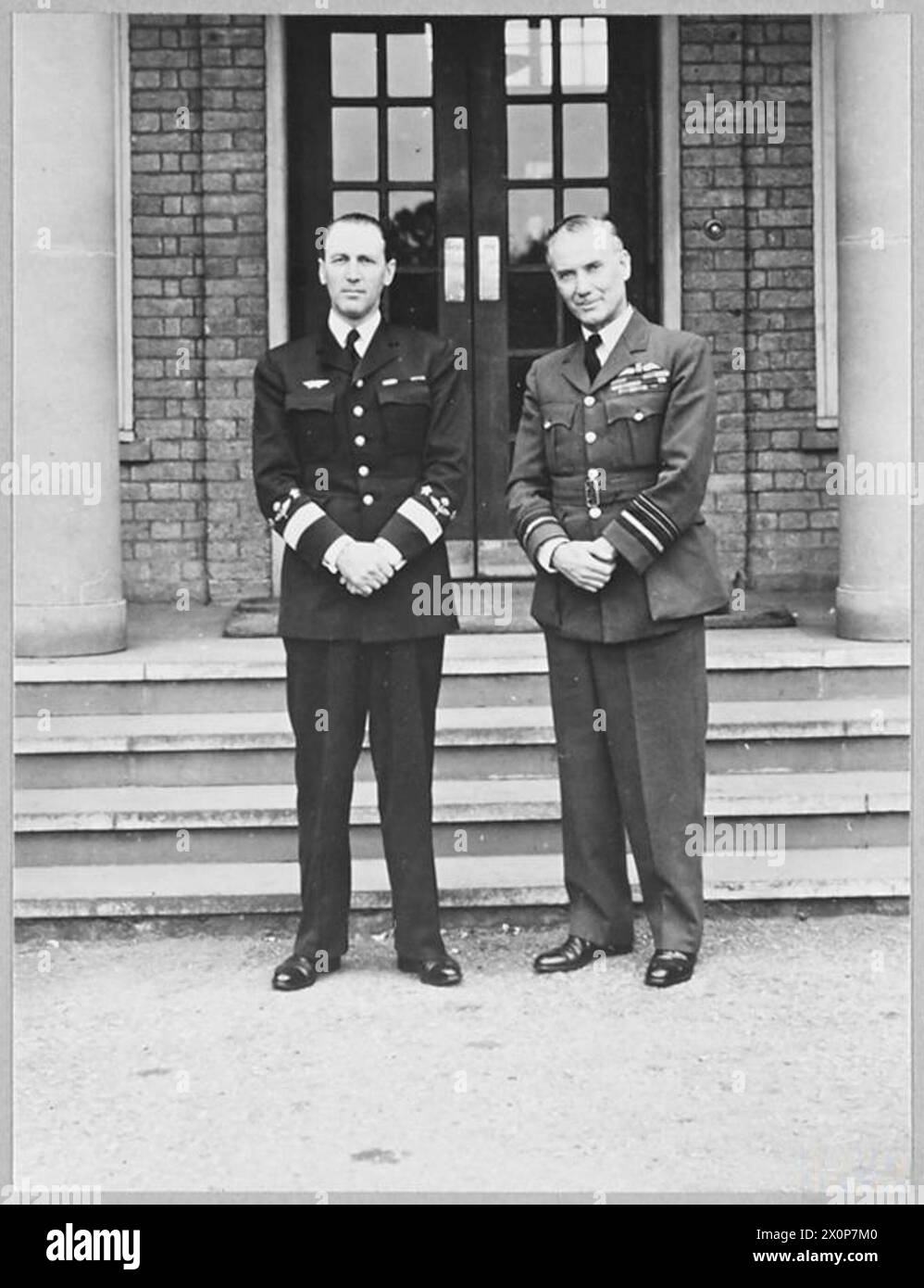 DIE SCHWEDISCHE LUFTWAFFE C-IN-C BESUCHT DAS BOMBERKOMMANDO ...