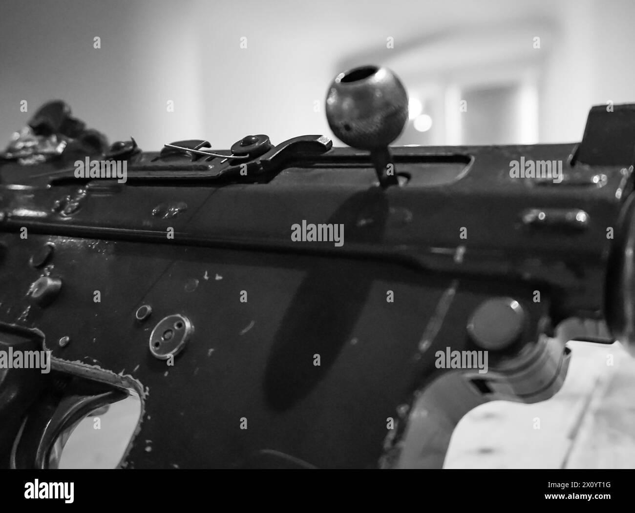 Hat eine waffe Schwarzweiß-Stockfotos und -bilder - Alamy