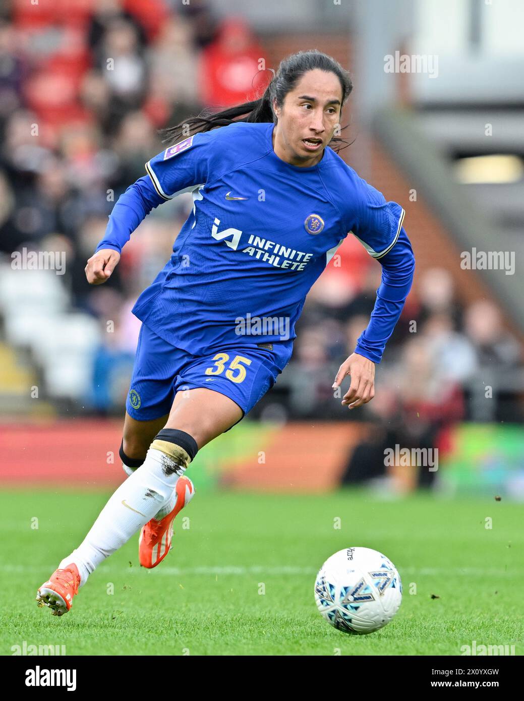 Mayra Ramírez aus Chelsea bricht beim Halbfinalspiel Manchester United ...