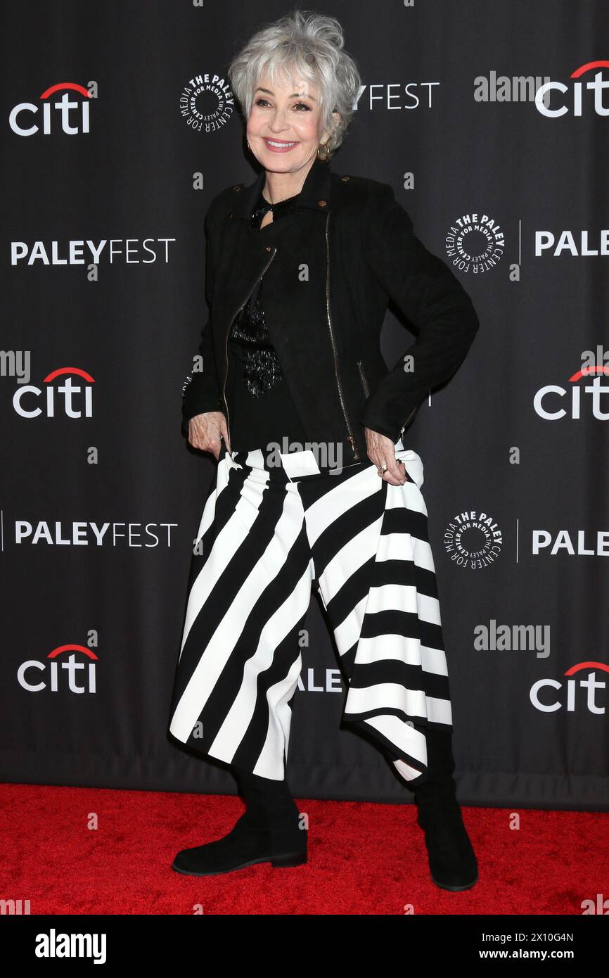 LOS ANGELES - 14. April: Annie Potts beim PaleyFEST 2024 - Young ...