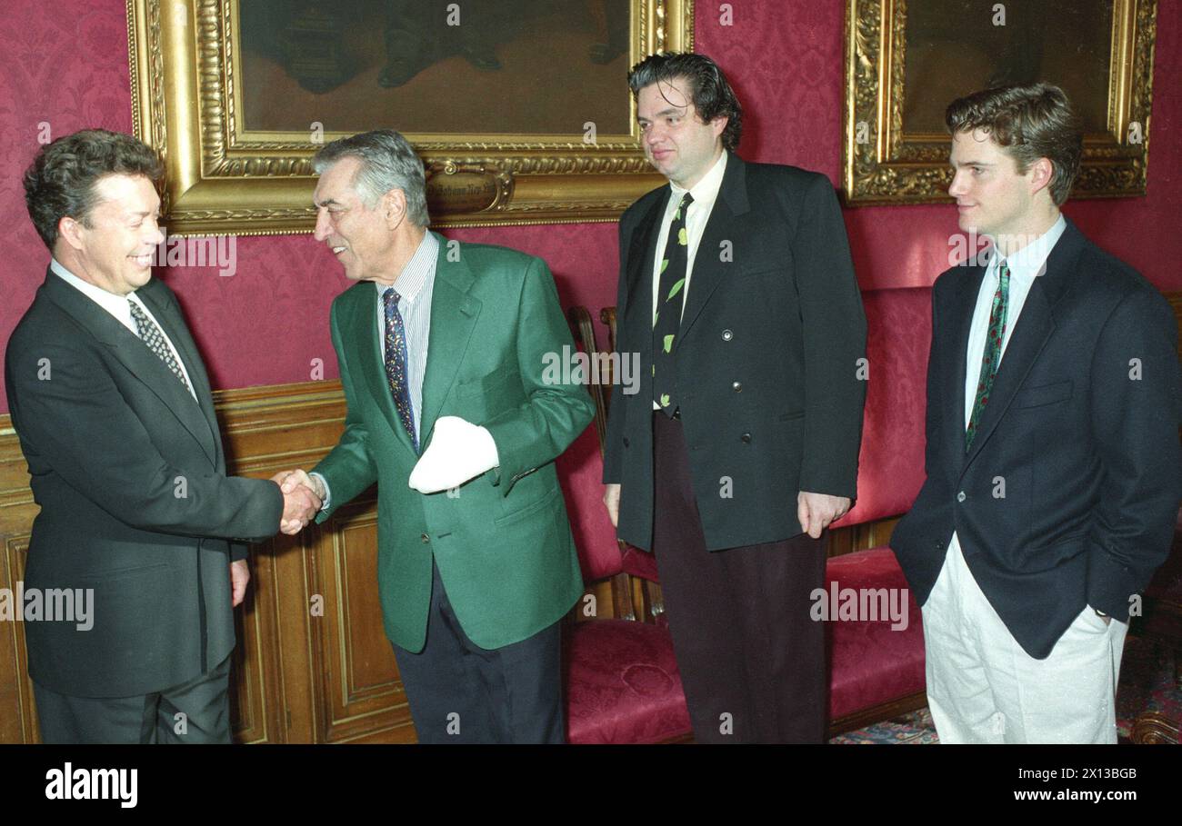 Tim curry richelieu -Fotos und -Bildmaterial in hoher Auflösung – Alamy