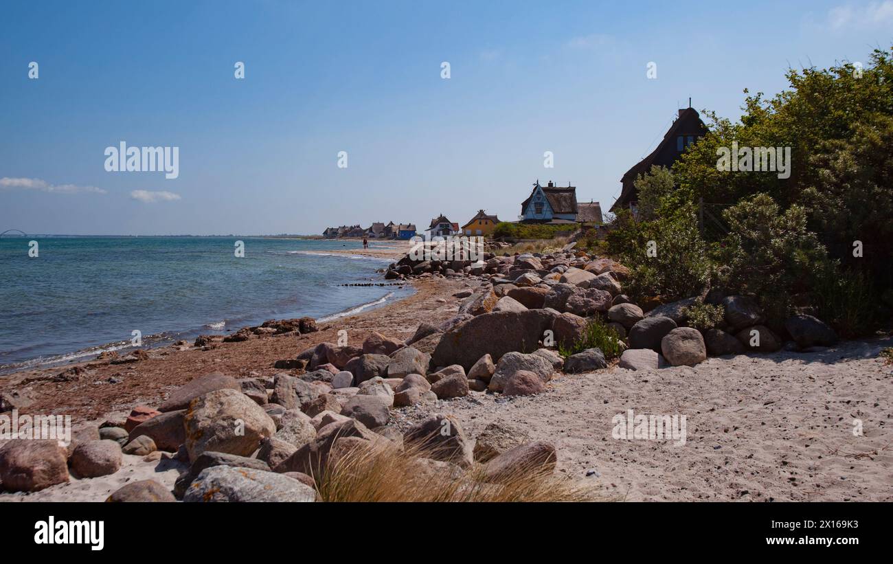 Hauser bin strand -Fotos und -Bildmaterial in hoher Auflösung – Alamy