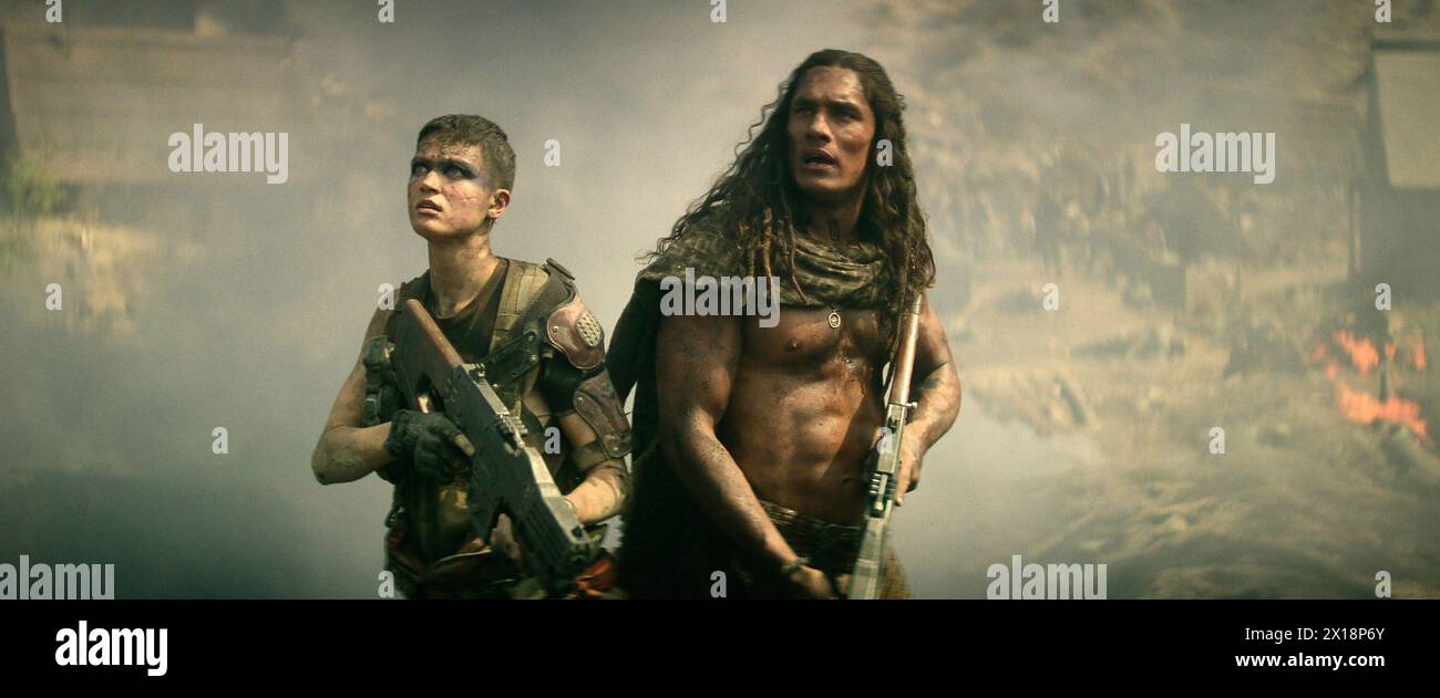 REBEL MOON: TEIL 2 THE SCARGIVER, von links: Elise Duffy, Staz Nair ...